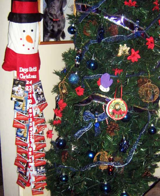 Holiday Photo Hunt Promotion – Score Free Upper Deck Cards! - Upper Deck